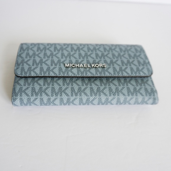 Michael Kors | Bags | Michael Kors Jet Set Trifold Wallet Mk Blue ...